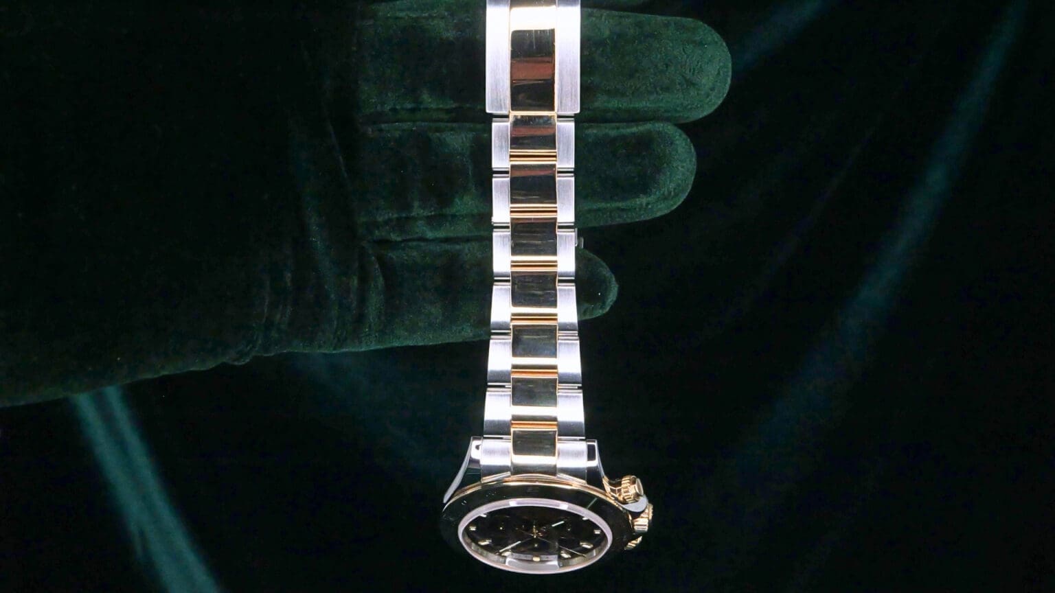 How to Adjust Rolex Daytona Bracelet (Full Sizing Guide)